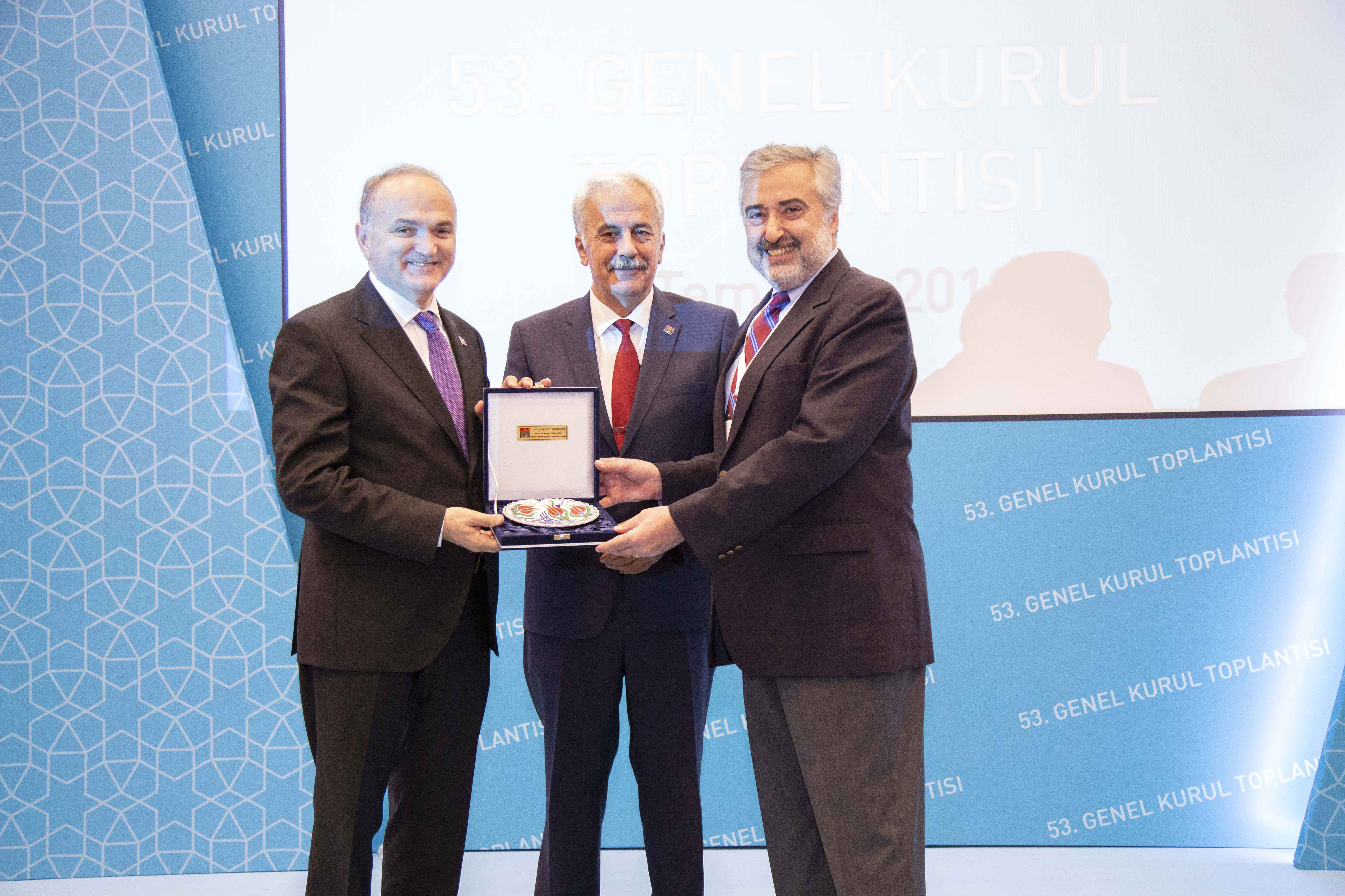 TÜBA Asli Üyesi Prof. Dr. M. Şükrü Hanioğlu’ndan Akademi Konferansı ...