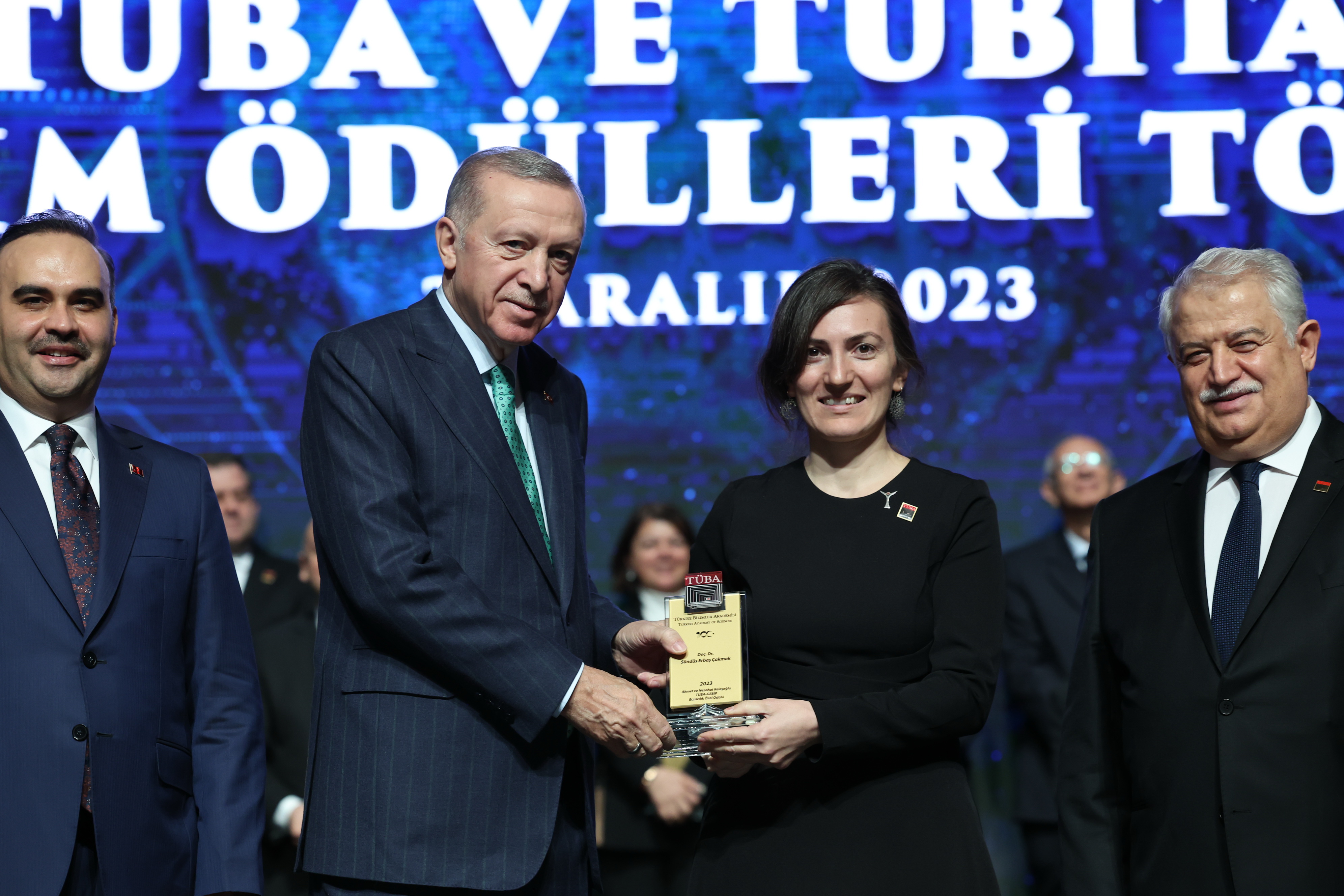 100. Yıl TÜBA ve TÜBİTAK Bilim Ödülleri Sahiplerine Tevdi Edildi ...